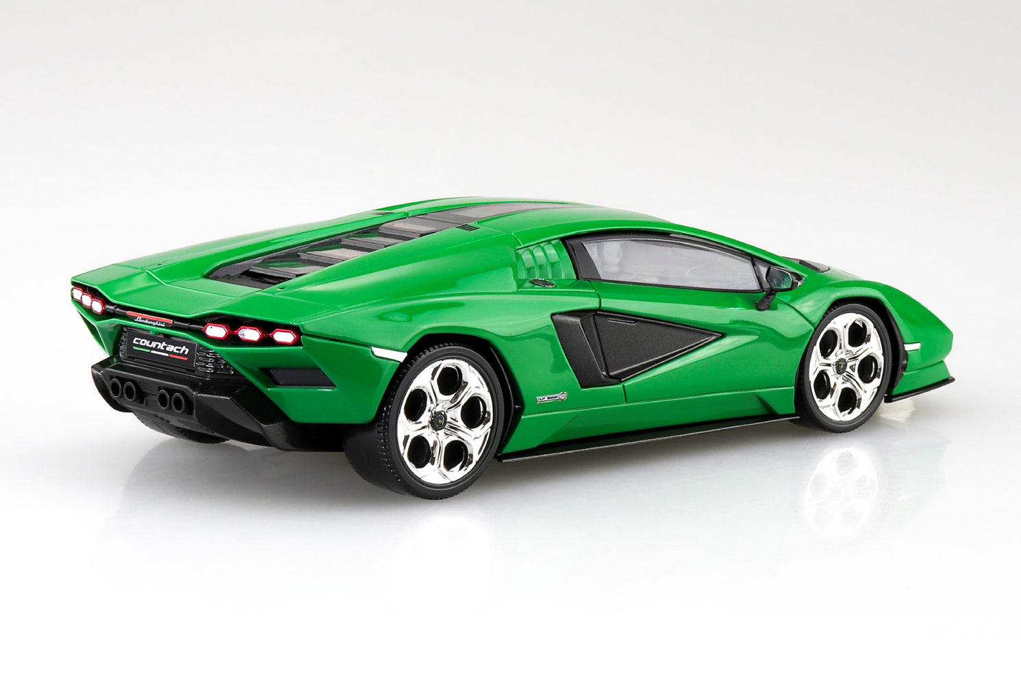 Snap Kit 19-E Lamborghini Countach LPI 800-4 (Green) 1/32 — Panda Hobby