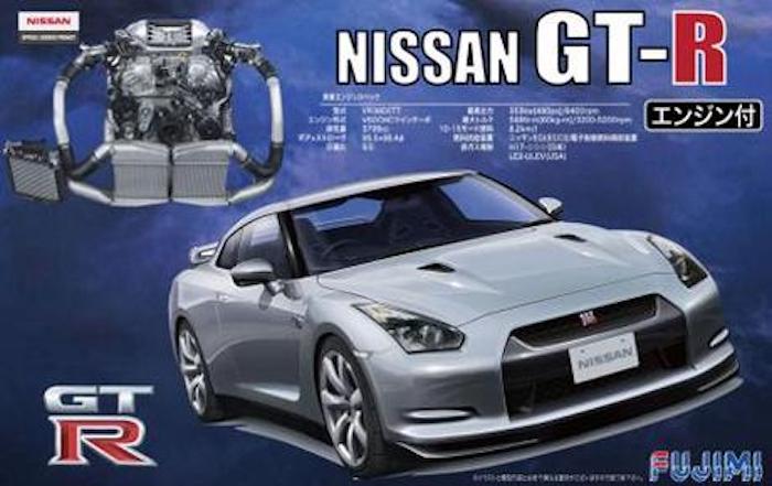 Nissan GT-R (R35) with Engine 1/24 — Panda Hobby